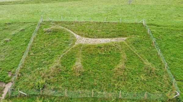 Guide to the Amazing 8 White Chalk Horses on the Wiltshire Hills | The ...