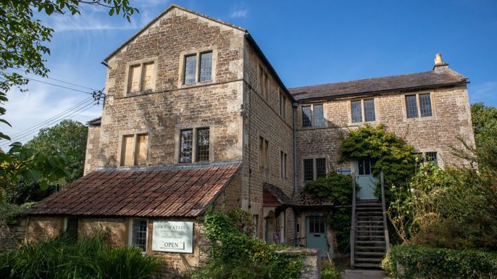 Visiting the charming village of Lacock in the Cotswolds (2021) | The ...